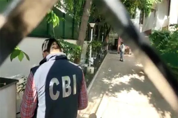 मनीष सिसोदिया के घर CBI Raid, दिल्ली-एनसीआर समेत 21 ठिकानों पर कार्रवाई ...