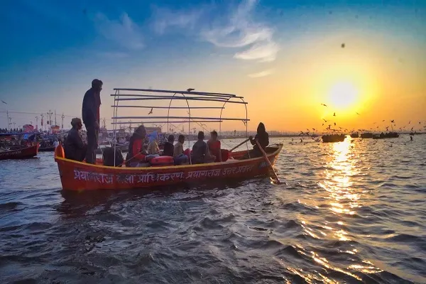 'नाविक फैमिली ने महाकुंभ में कमाए 30 करोड़ रुपये', देखें- VIDEO - uttamhindu.com